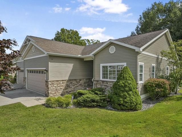 2130 Chelsea Ln, Traverse City, MI 49685