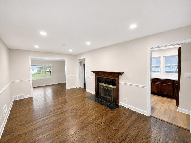 2130 Hawthorne Lane