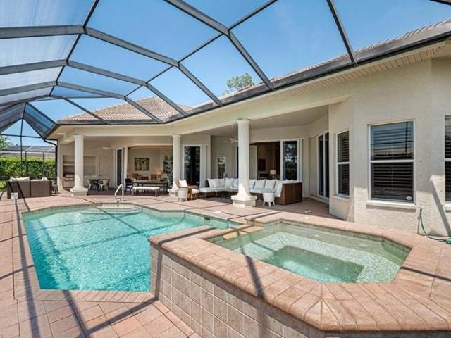 2130 Imperial Cir, Naples, FL 34110