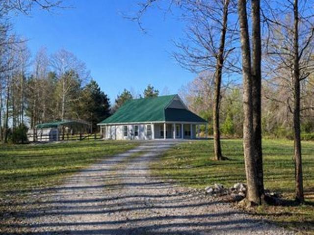 2130 Indian Mound Rd, Woodlawn, TN 37191