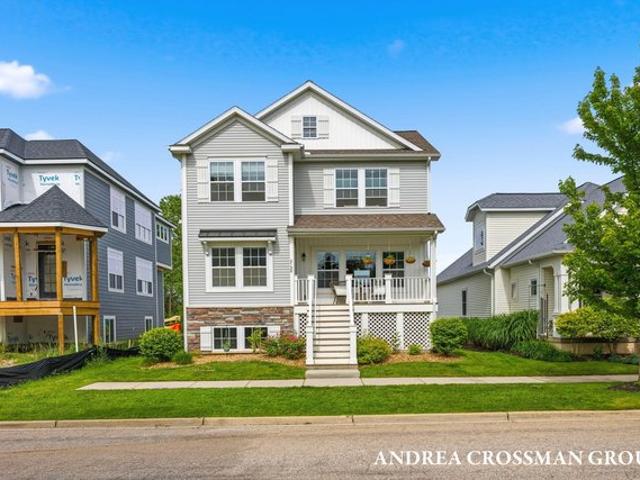 2130 Kensington Park Cir, Holland, MI 49423