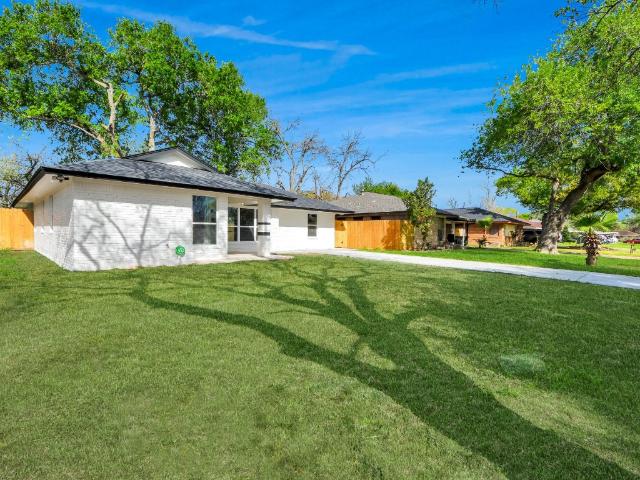 2130 Lamina Lane