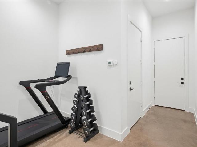 2130 Lovedale Avenue # 102