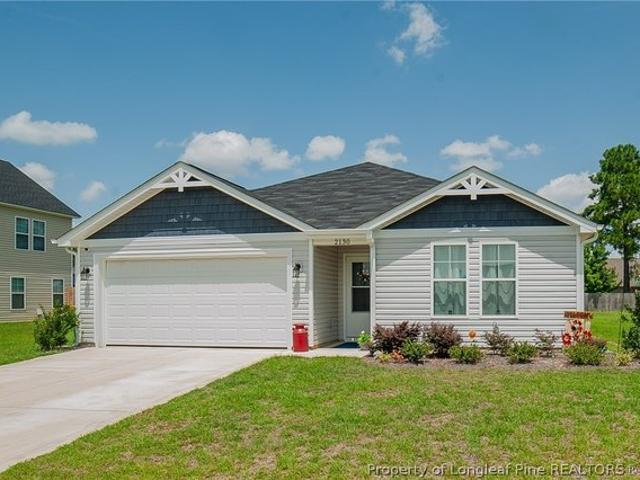 2130 Roadster Pony Ln, Hope Mills, NC 28348