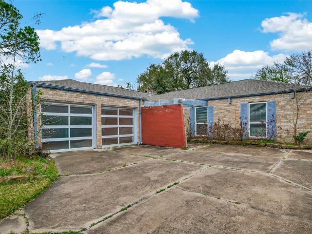 2130 Round Lake Dr, Houston, TX 77077 | MLS #44018