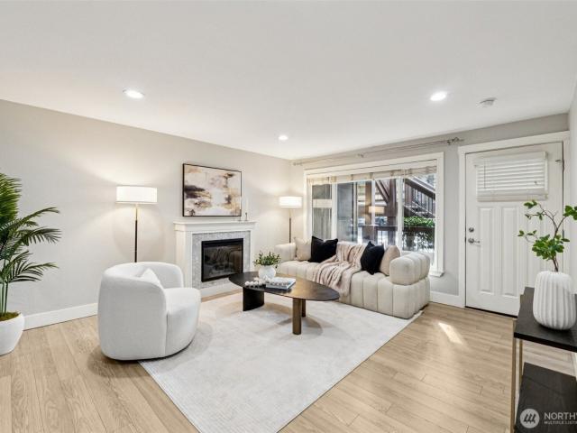 2130 th Ave W B110, Mountlake Terrace, WA