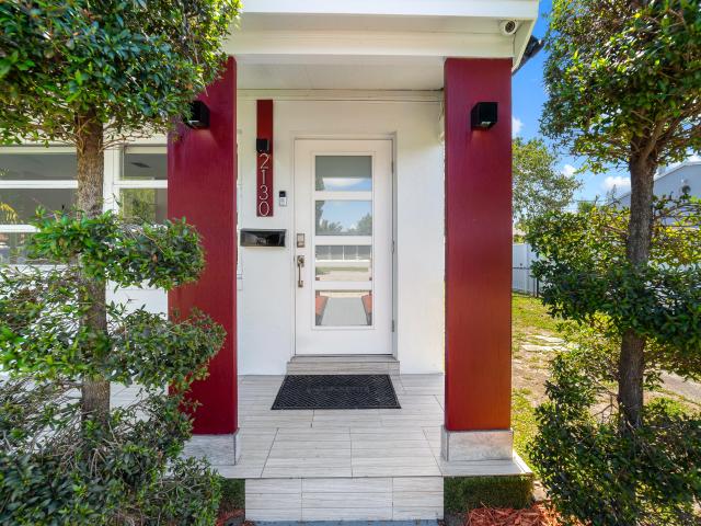 2130 Wiley Ct, Hollywood, FL 33020 | MLS #B26008 | Compass
