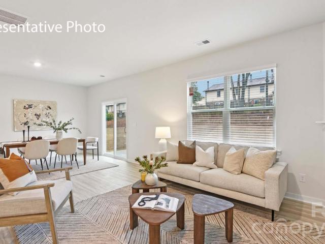 2130 10th Street SE