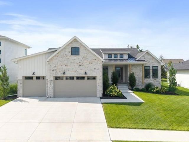 21315 E St, Elkhorn, NE 68022