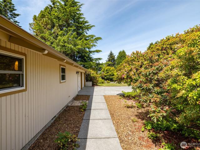 21316 Rolling Ridge Dr