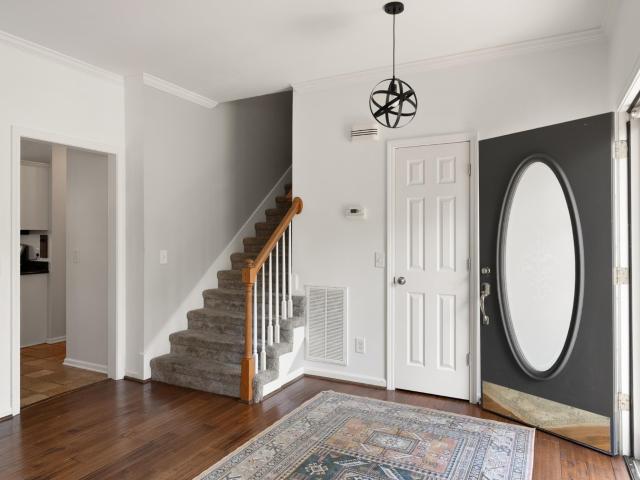 2131 Maricourt St