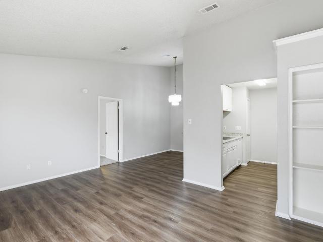 2131 Andover Dr