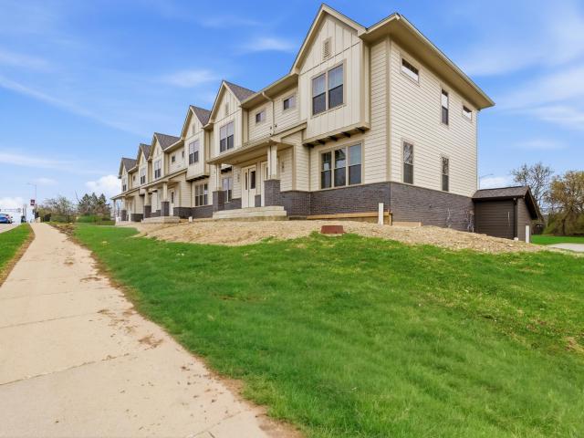 2131 E Howard Ave