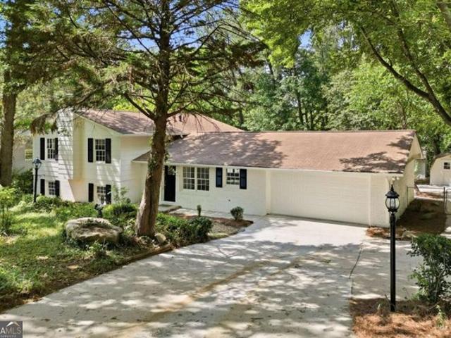 2131 Rolling Acres Dr SW, Conyers, GA 30094