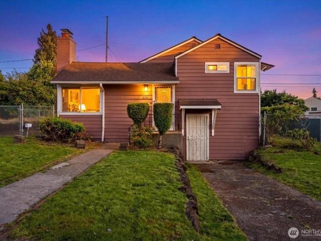 2131 S Bennett St, Seattle, WA 98108