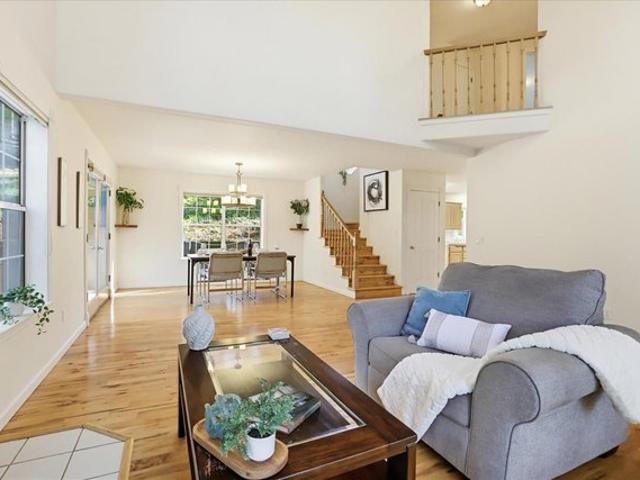 21324 Oak Ridge Dr, Grass Valley, CA 95945