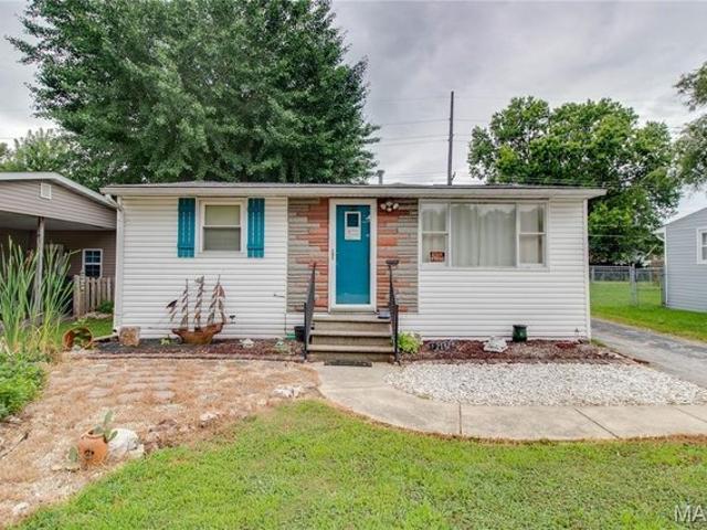 2132 Miracle Ave, Granite City, IL 62040