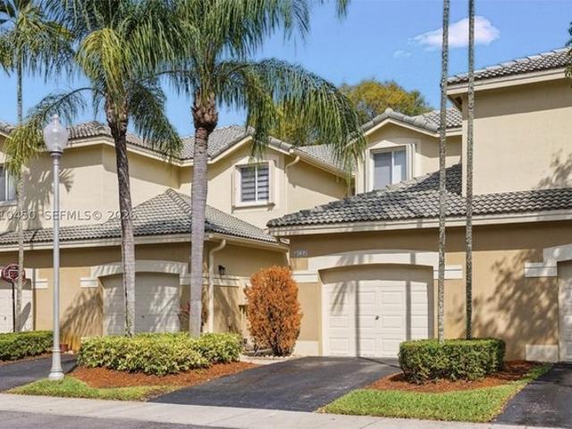 2132 Bahia Ln, Weston, FL 33327