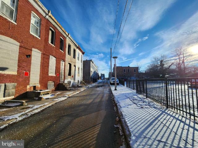 2132 Boyd Street