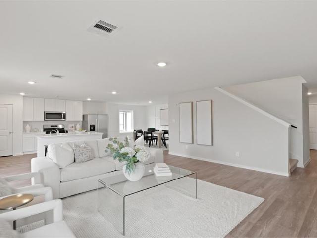 2132 Chantilly Lane