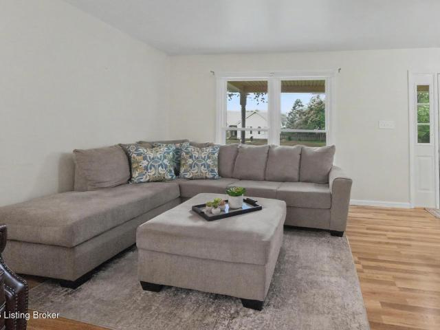 2132 Crystal Dr