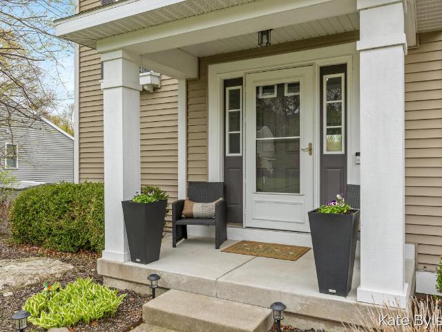 2132 Hollyhock
