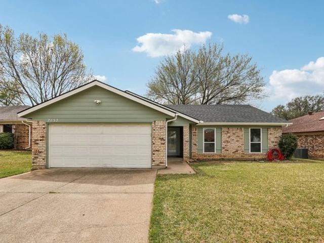 2132 Reverchon Dr, Arlington, TX 76017