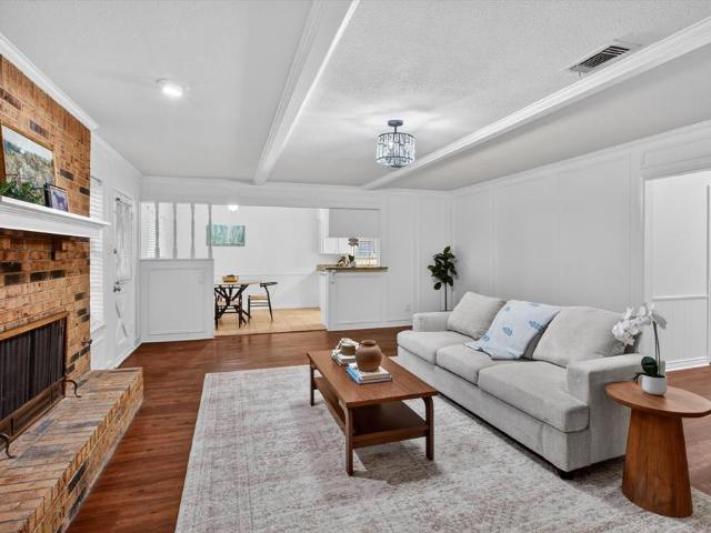 2132 Sandy Lane