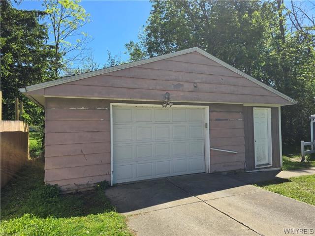 2132 Transit Road
