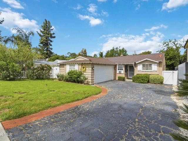21331 Dumetz Rd, Woodland Hills, CA 91364
