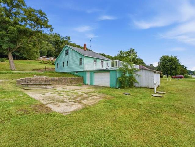 2133 Adams St, Muscatine, IA 52761