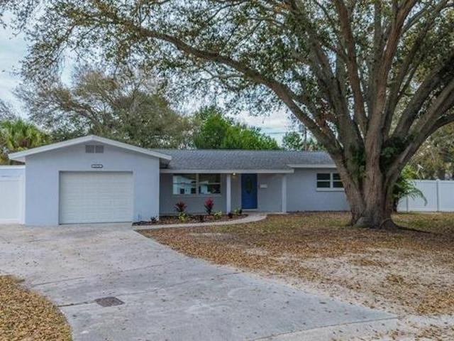2133 Country Club Ct N, Saint Petersburg, FL 33710