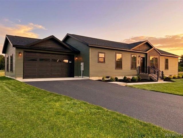 2133 Flavia Ln, Collins, NY 14034