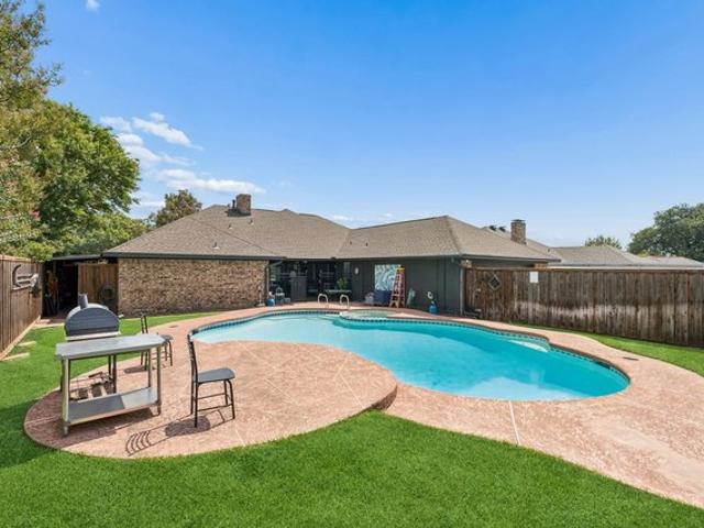 2133 Hunters Rdg, Carrollton, TX 75006