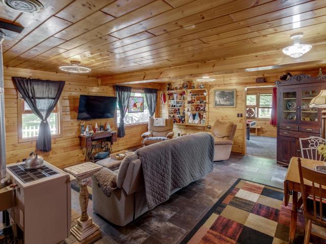 213 3rd Street N