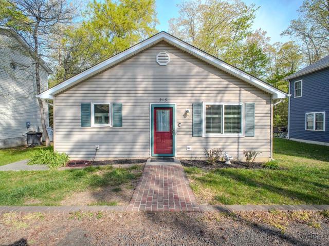 213 12th St, Colonial Beach, VA 22443 | MLS #VAWE2010 | Compass