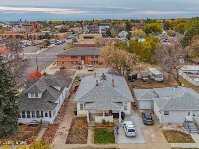 213 2nd Ave E, Dickinson, ND 58601