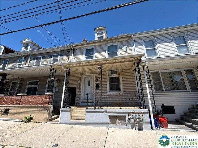 213 2nd St, Catasauqua, PA 18032