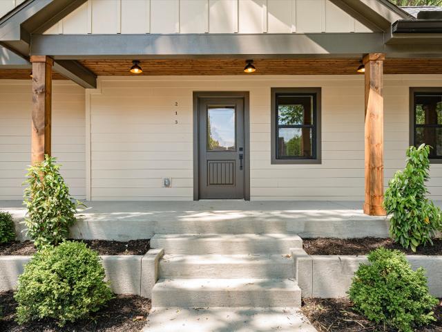 213 5th Ave