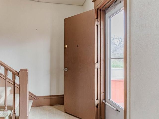 213 8th Ave NW, Mandan, ND 58554