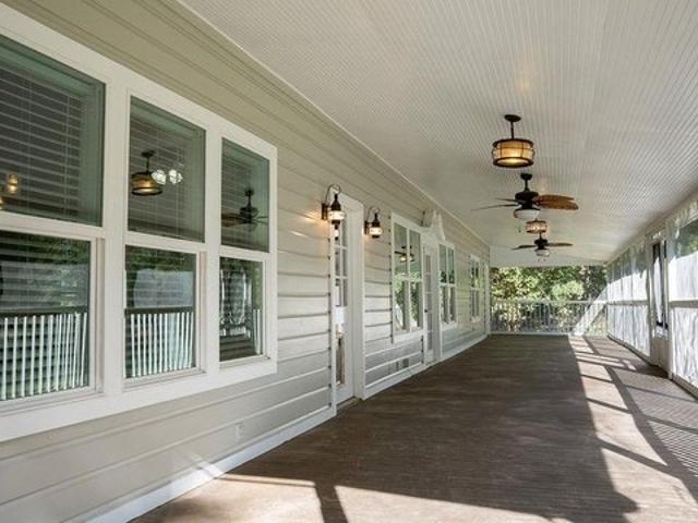 213 County Road 2320, Telephone, TX 75488