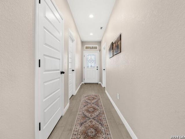213 Colonial Ln