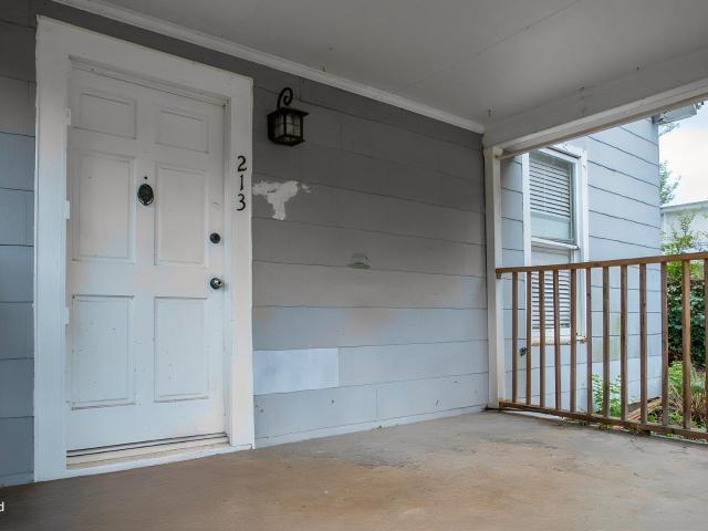 213 Colonial Road