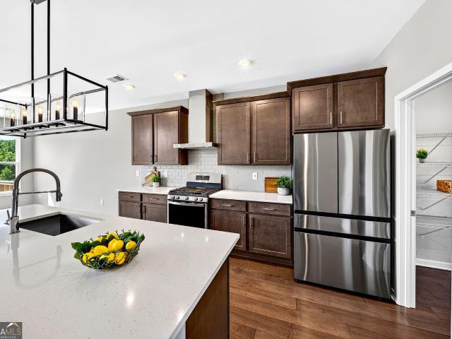 213 Catalpa Grove