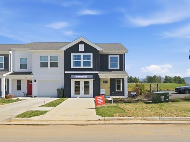 213 Camden Dr, Waynesboro, VA 22980