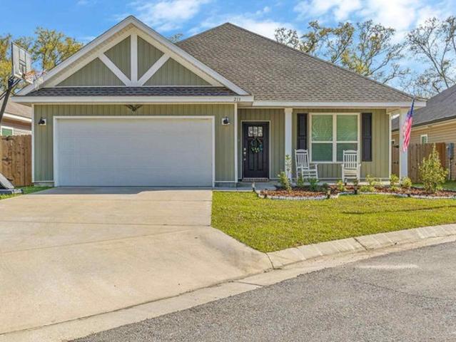 213 Camellia Dr, Cantonment, FL 32533