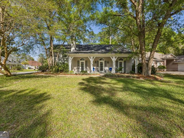 213 Cardinal Circle W