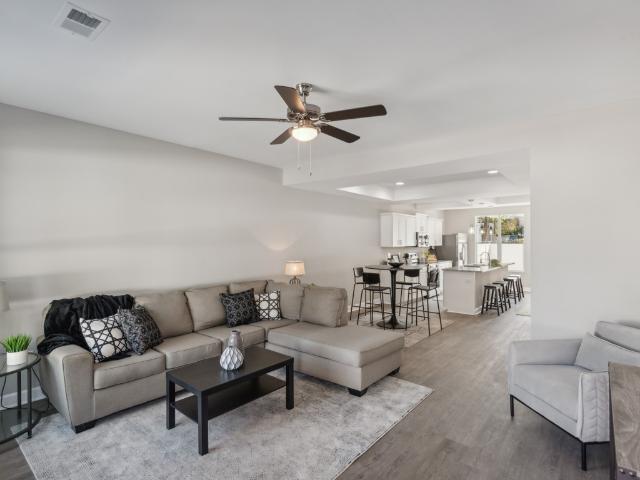 213 Carlton Ln