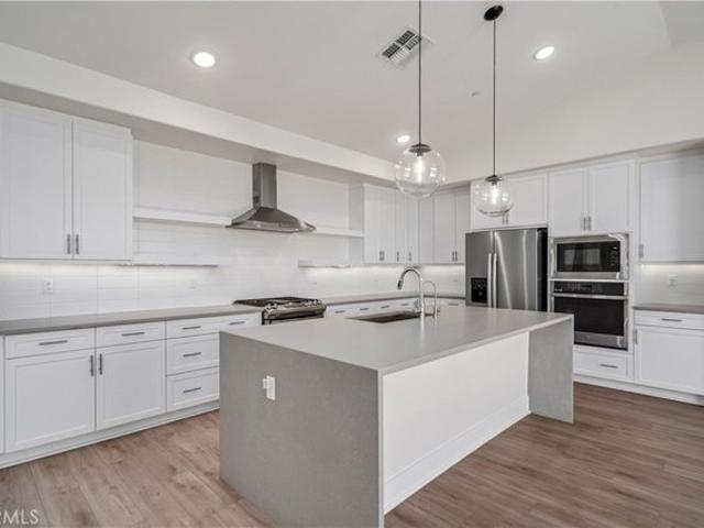213 Cassano Dr, Tehachapi, CA 93561