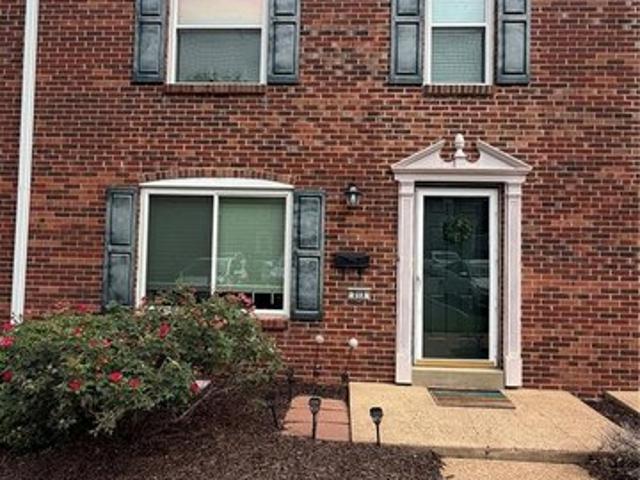 213 Charmers Ct, Kirkwood, MO 63122